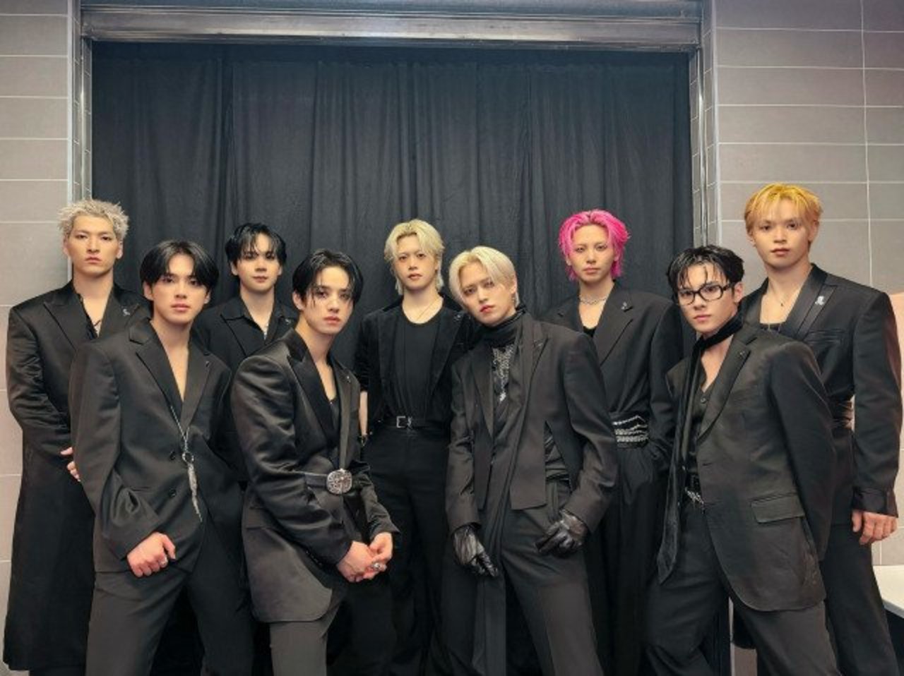 『MAMA』JO1「FAVORITE ASIAN ARTIST」を受賞 壮大アレンジでステージ披露 | 山陰中央新報デジタル