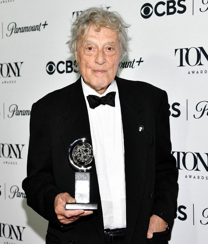 訃報 トム・ストッパードさん | 山陰中央新報デジタル